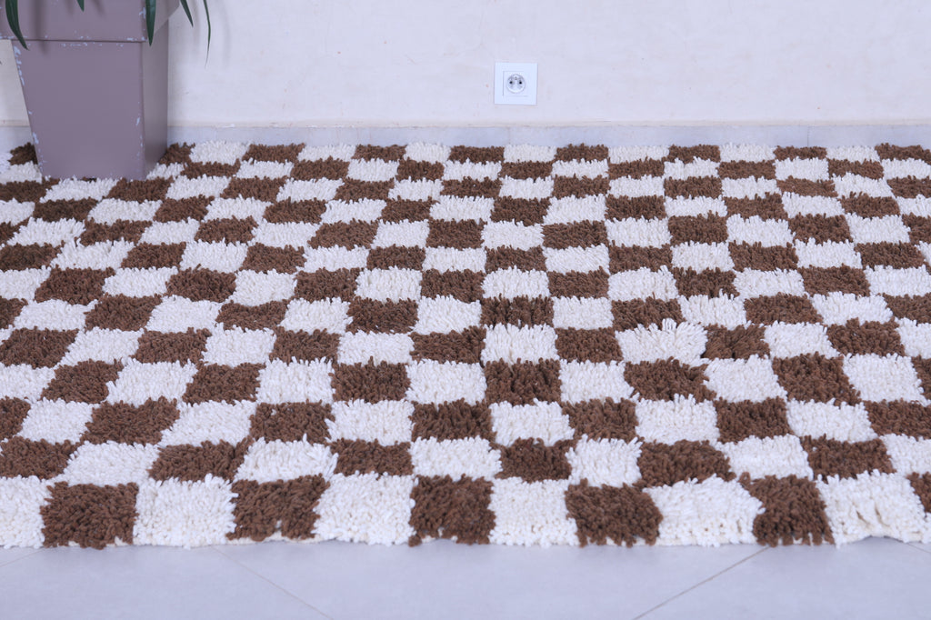 Brown and white checkered rug 5.2 X 5.8 Feet – Boucherouite Rug