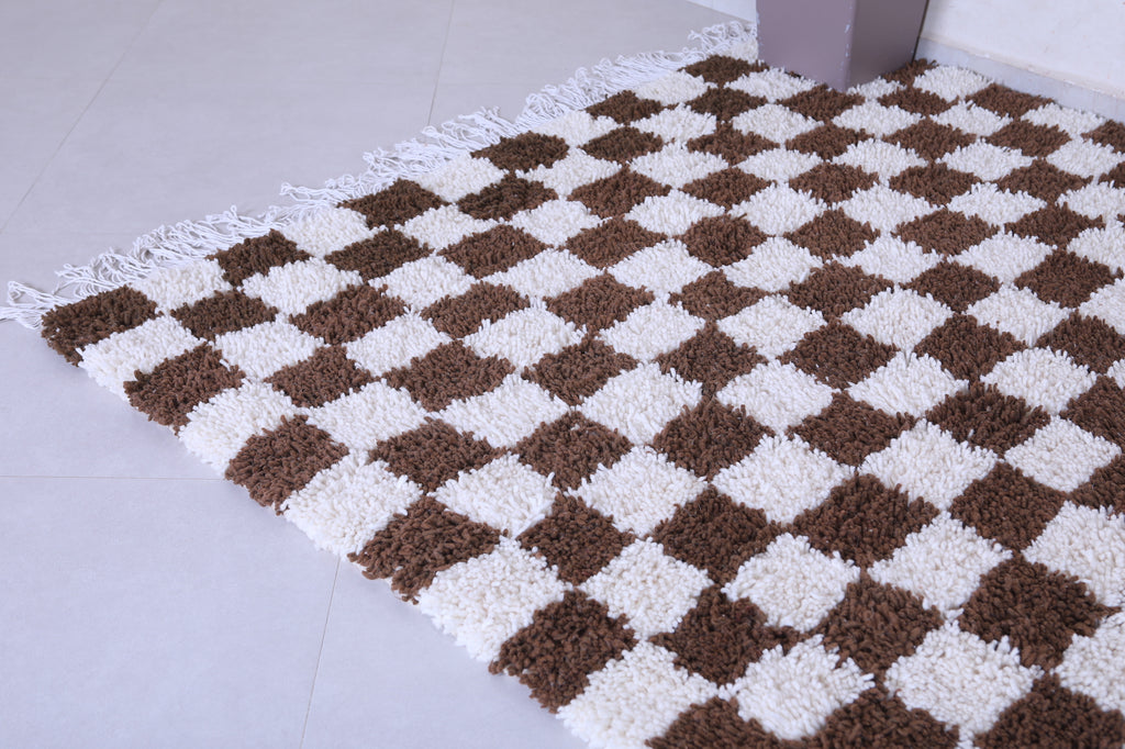 Brown and white checkered rug 5.2 X 5.8 Feet – Boucherouite Rug