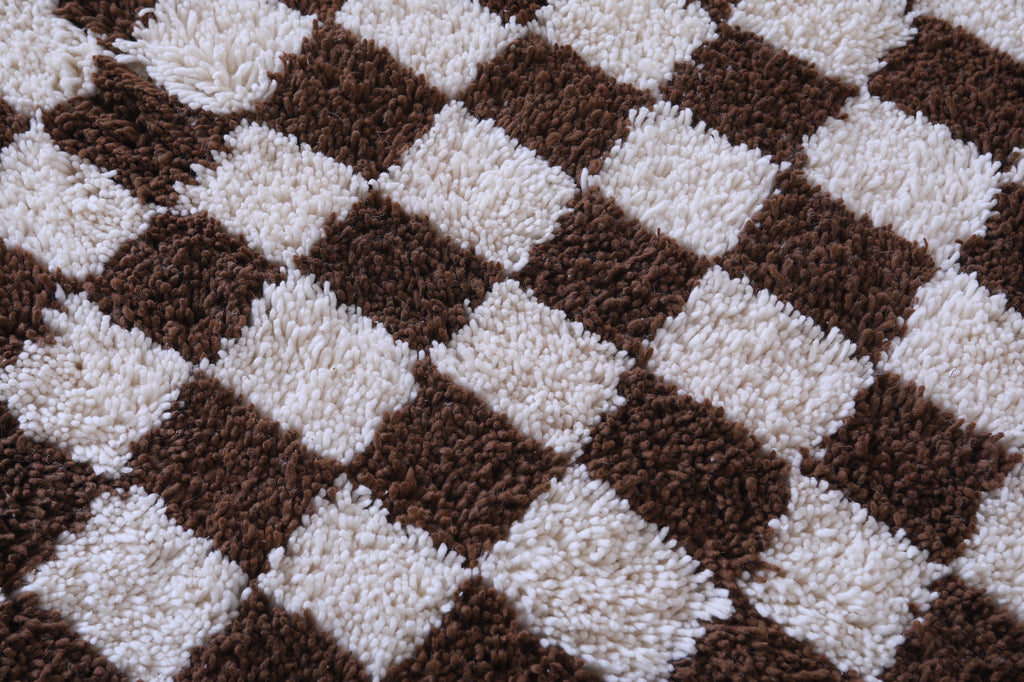 Brown and white checkered rug 5.2 X 5.8 Feet – Boucherouite Rug