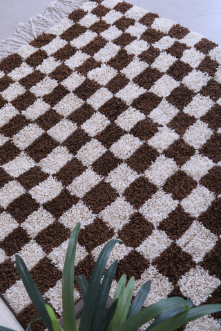 Brown and white checkered rug 5.2 X 5.8 Feet – Boucherouite Rug